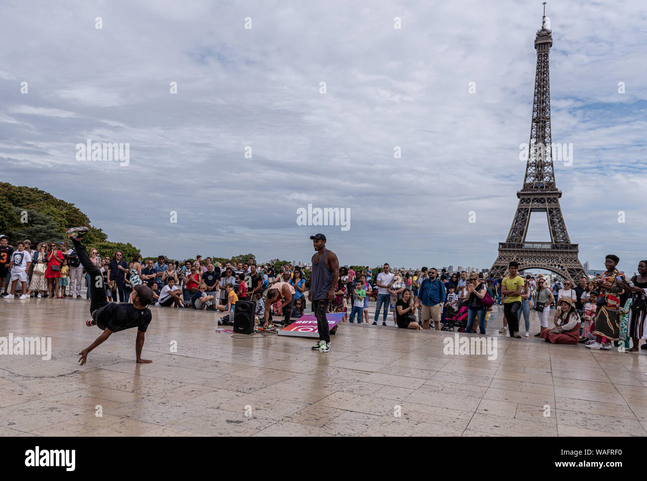 Buskers dance on the Esplanade du Trocadero in Paris France summer 2019 ...