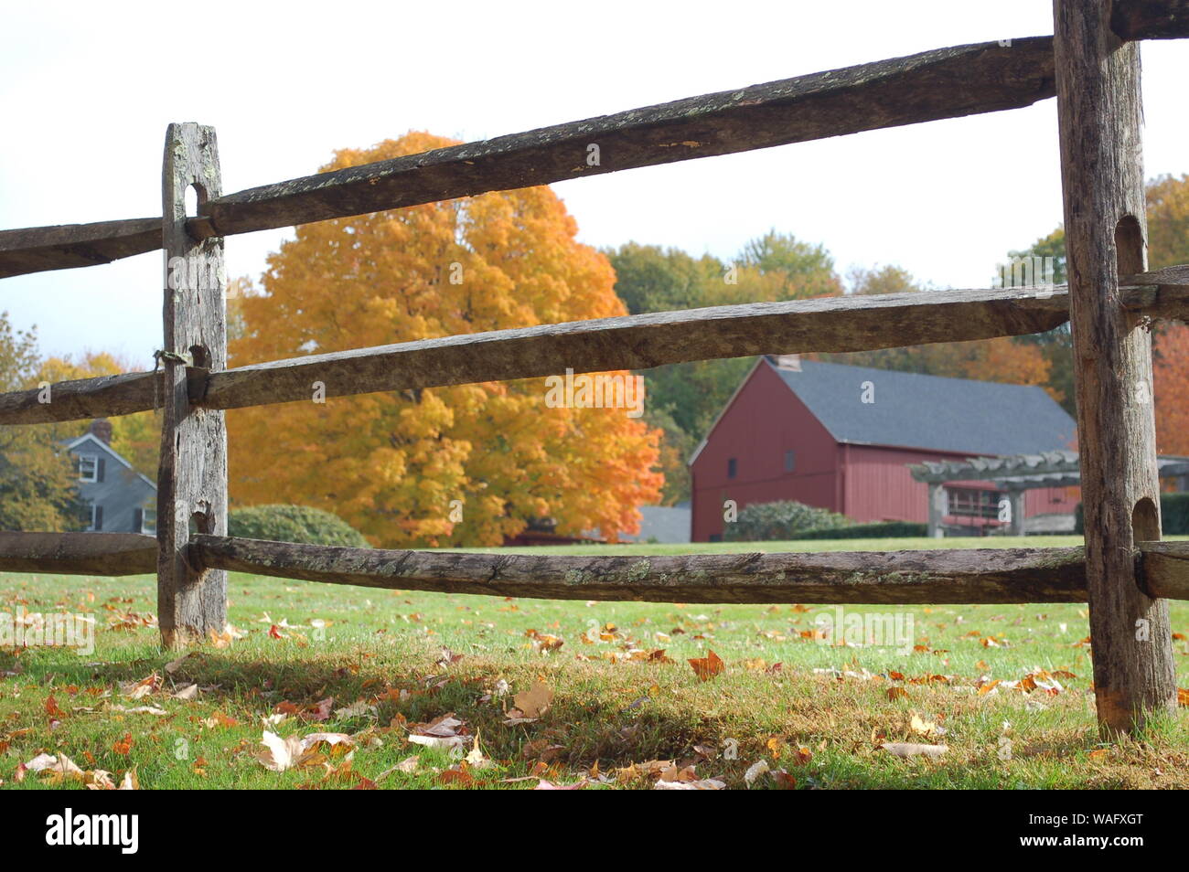 Barn fall fence red hi-res stock photography and images - Alamy
