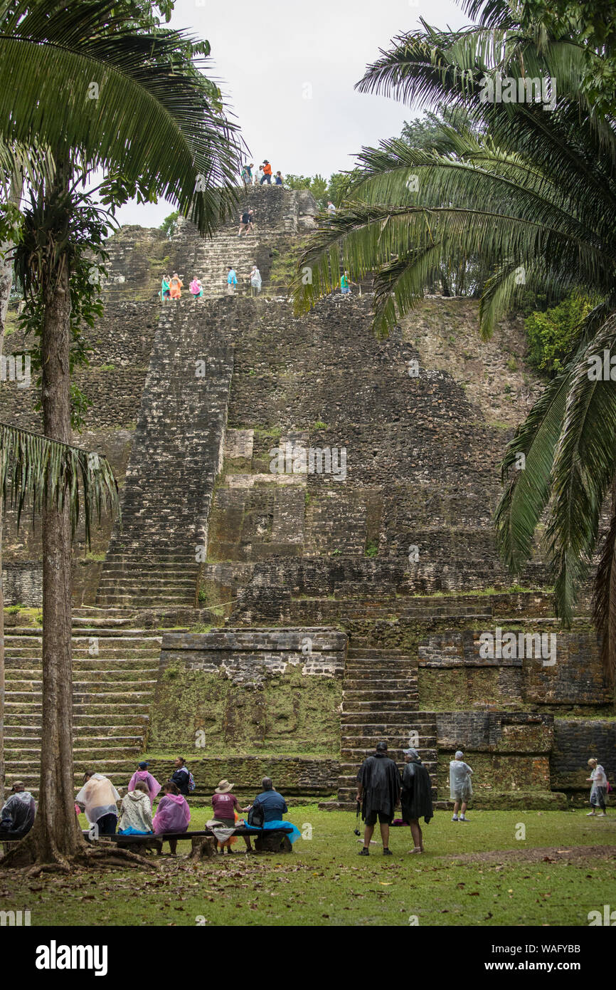 Lamanai mayan ruins hi-res stock photography and images - Alamy