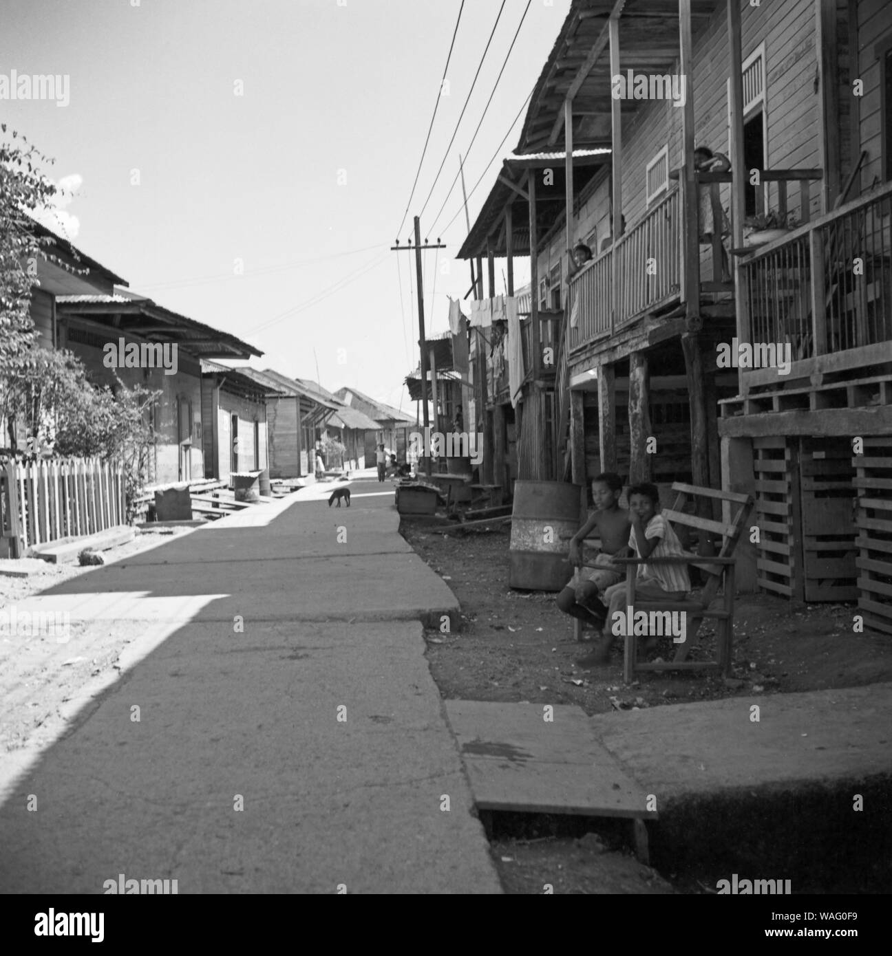 Kinder in Panama-Stadt, Panama 1957. Children of Panama-City, Panama ...