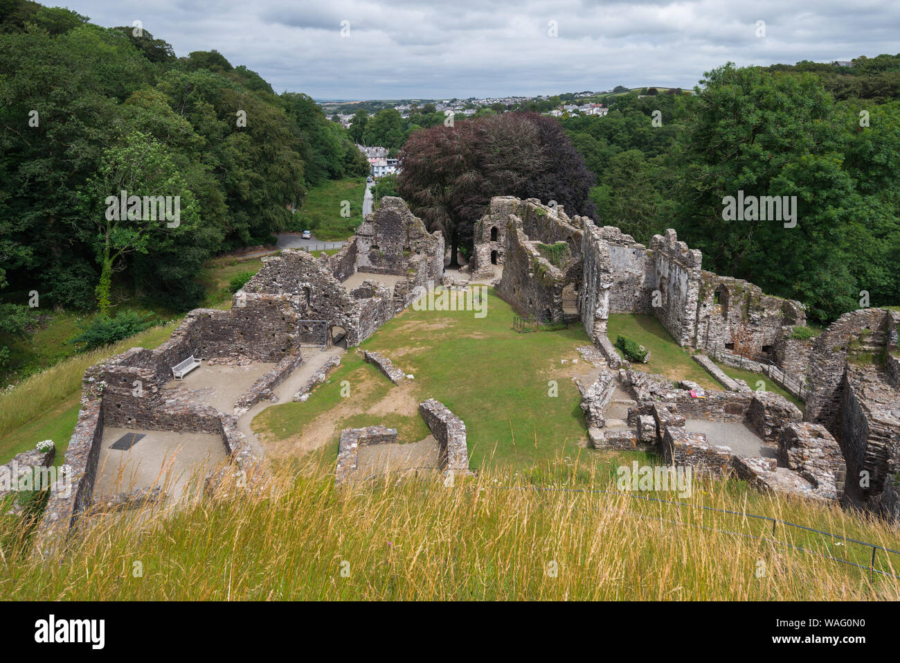 Okehampton castle ruins hi-res stock photography and images - Alamy