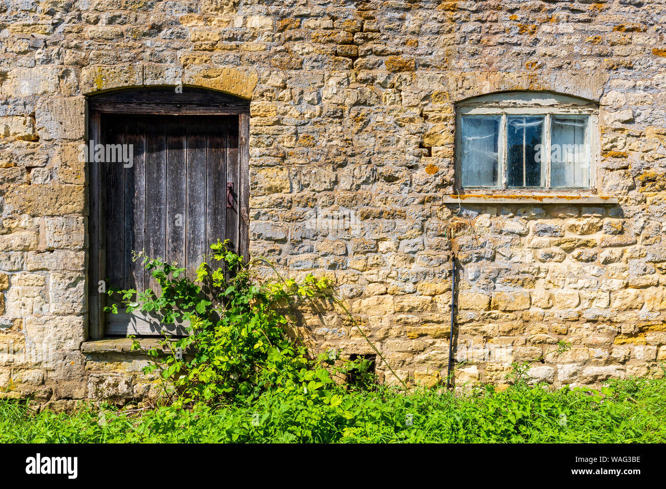 Cotswold cotswolds stone barn hi-res stock photography and images - Alamy