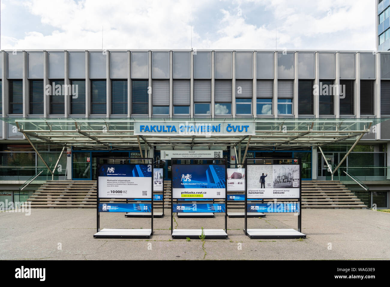 Civil engineering faculty hi-res stock photography and images - Alamy