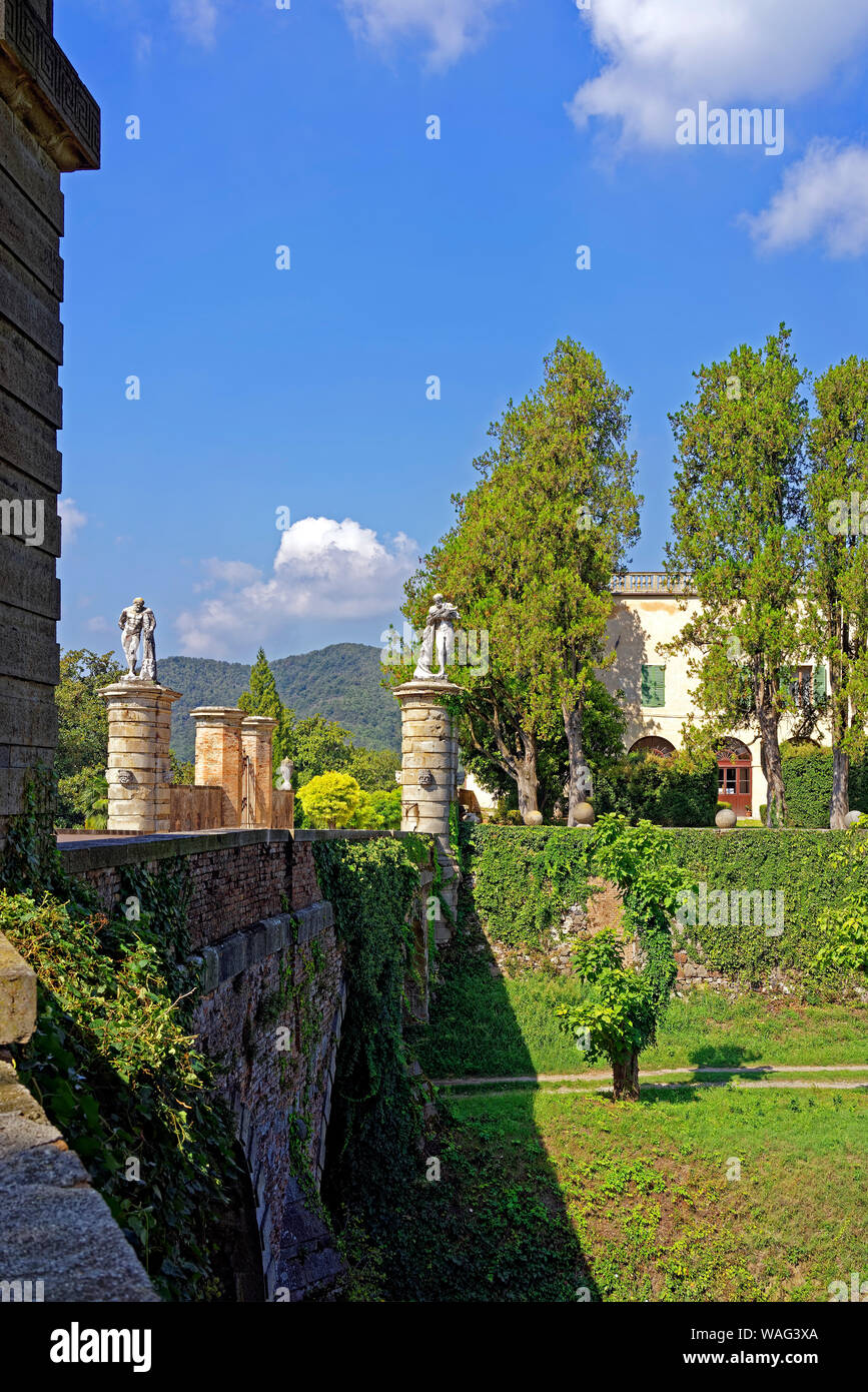 Castello catajo hi-res stock photography and images - Alamy