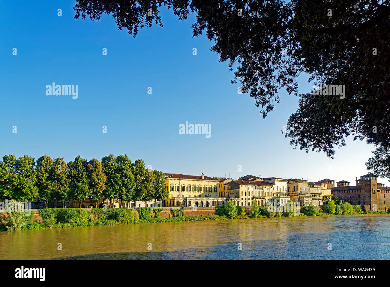 Fluss etsch hi-res stock photography and images - Alamy