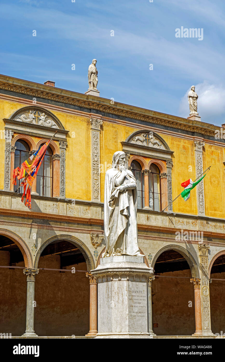 Loggia Fra Giocondo, Denkmal, Dante, Dichter, Verona Italien (Italia ...