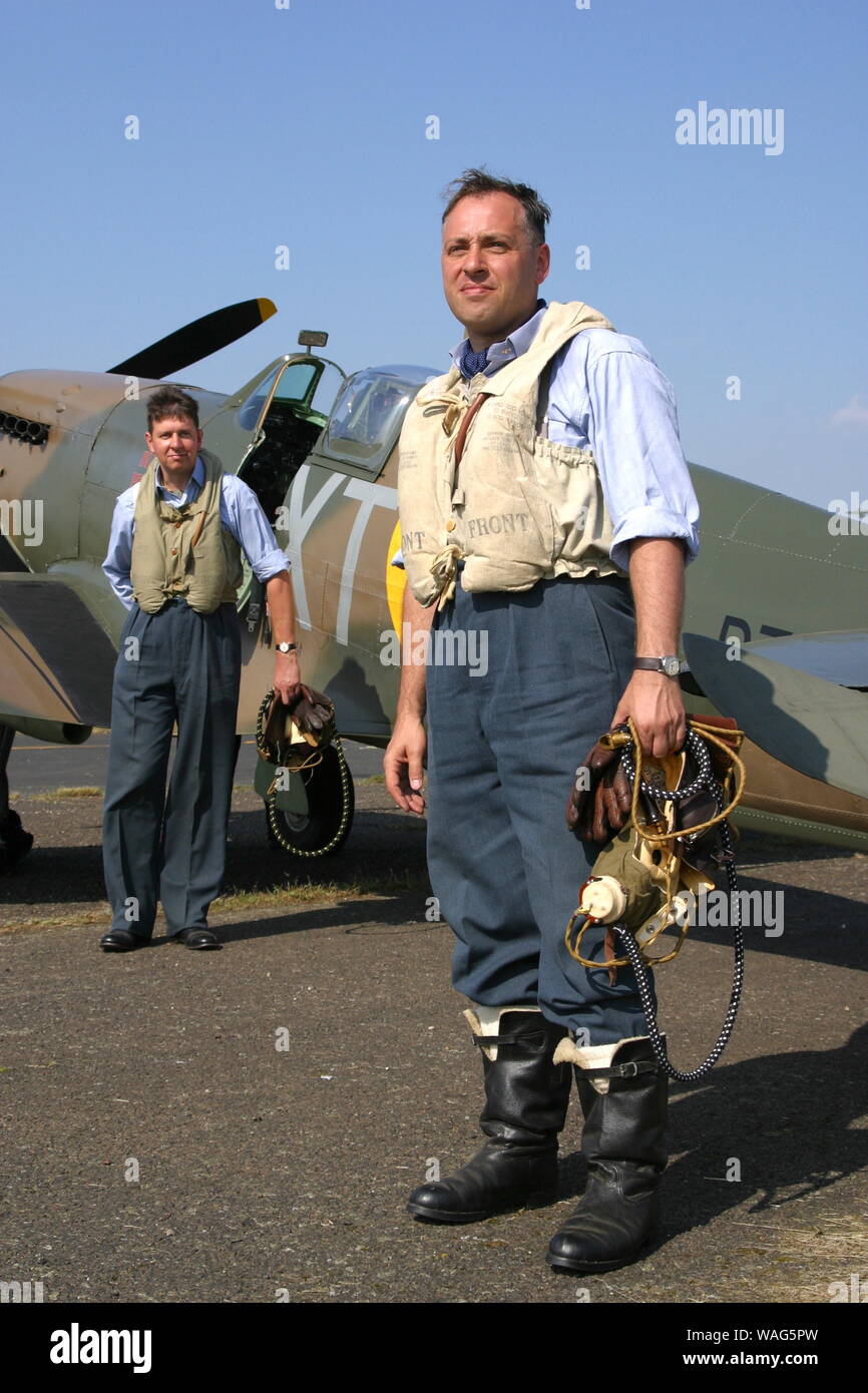 WWII re-enactors recreate a Battle of Britain scenario at Biggin Hill ...
