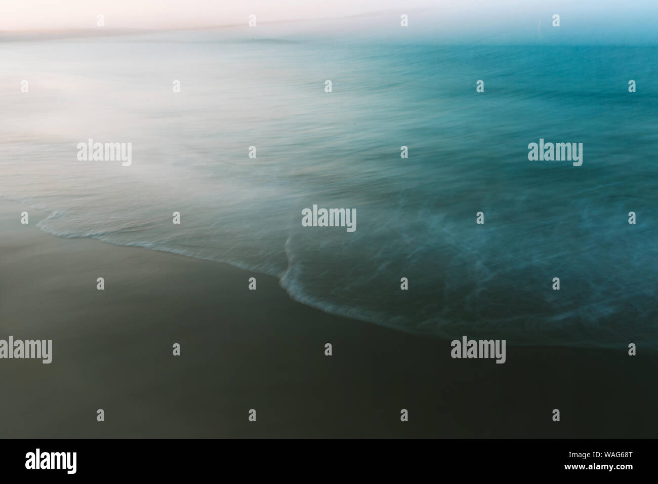 Ocean shoreline hi-res stock photography and images - Alamy