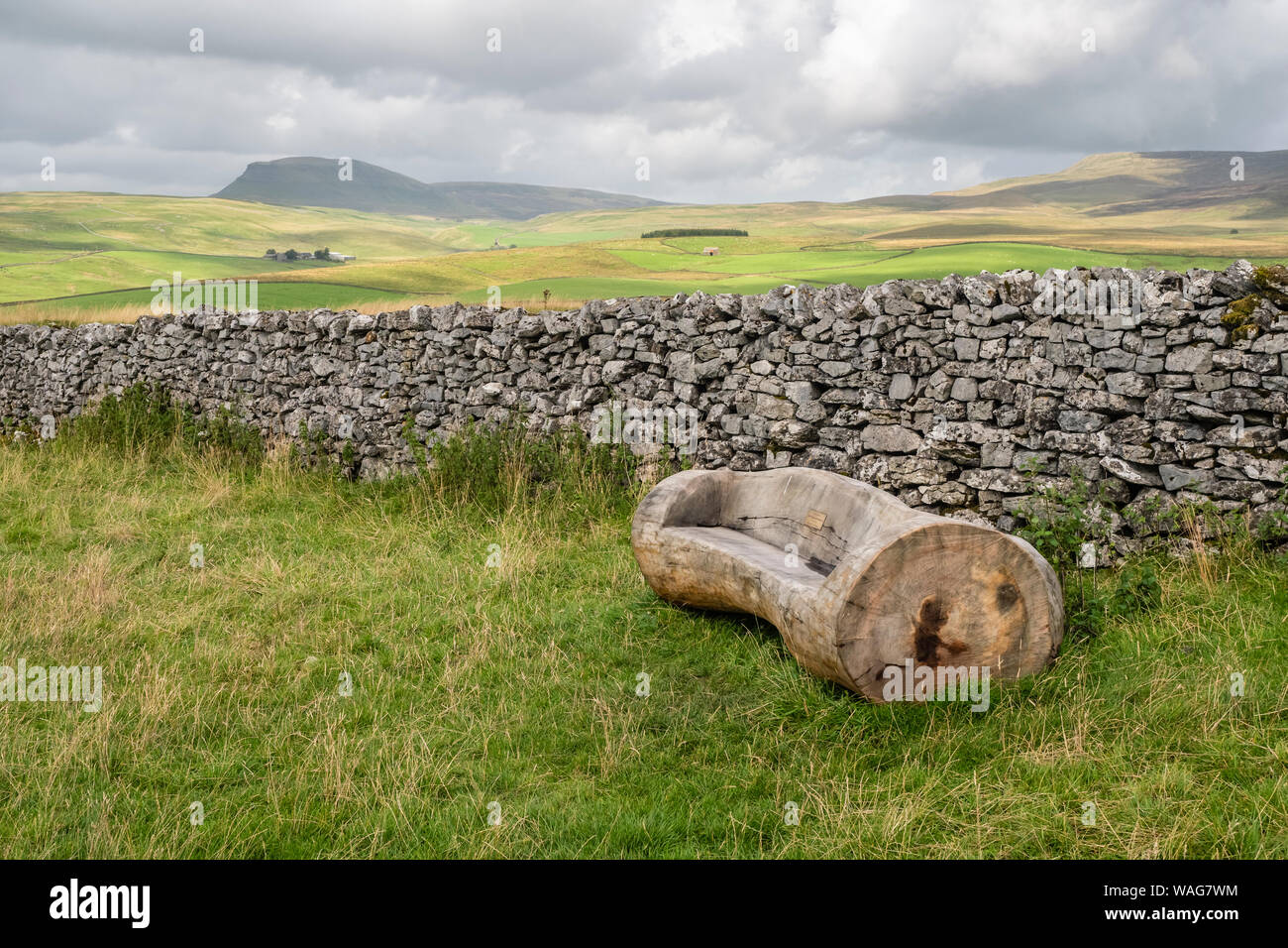 Winskill Stones above Langcliffe in the Yorkshire Dales Stock Photo - Alamy