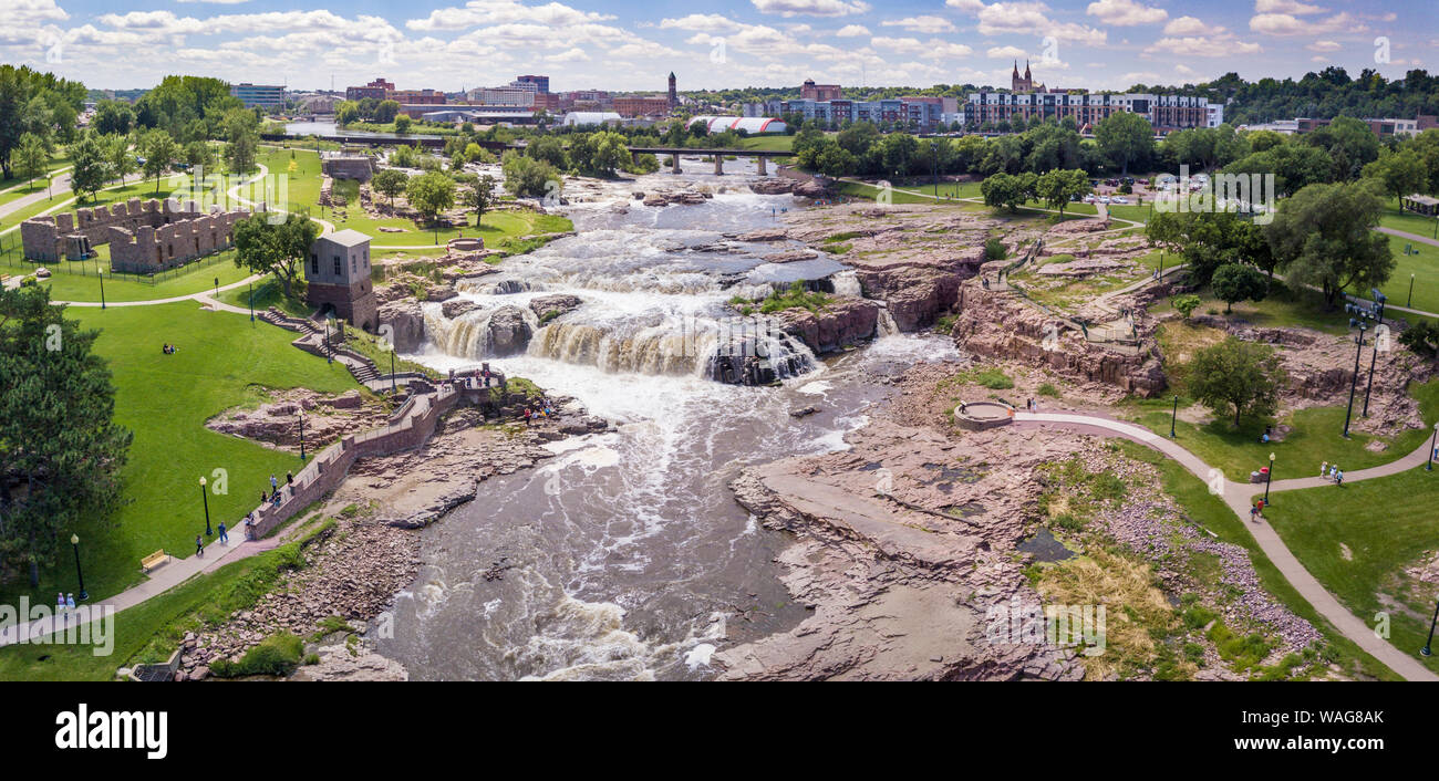 Aerial panorama of the falls in Sioux Falls, South Dakota and Falls ...