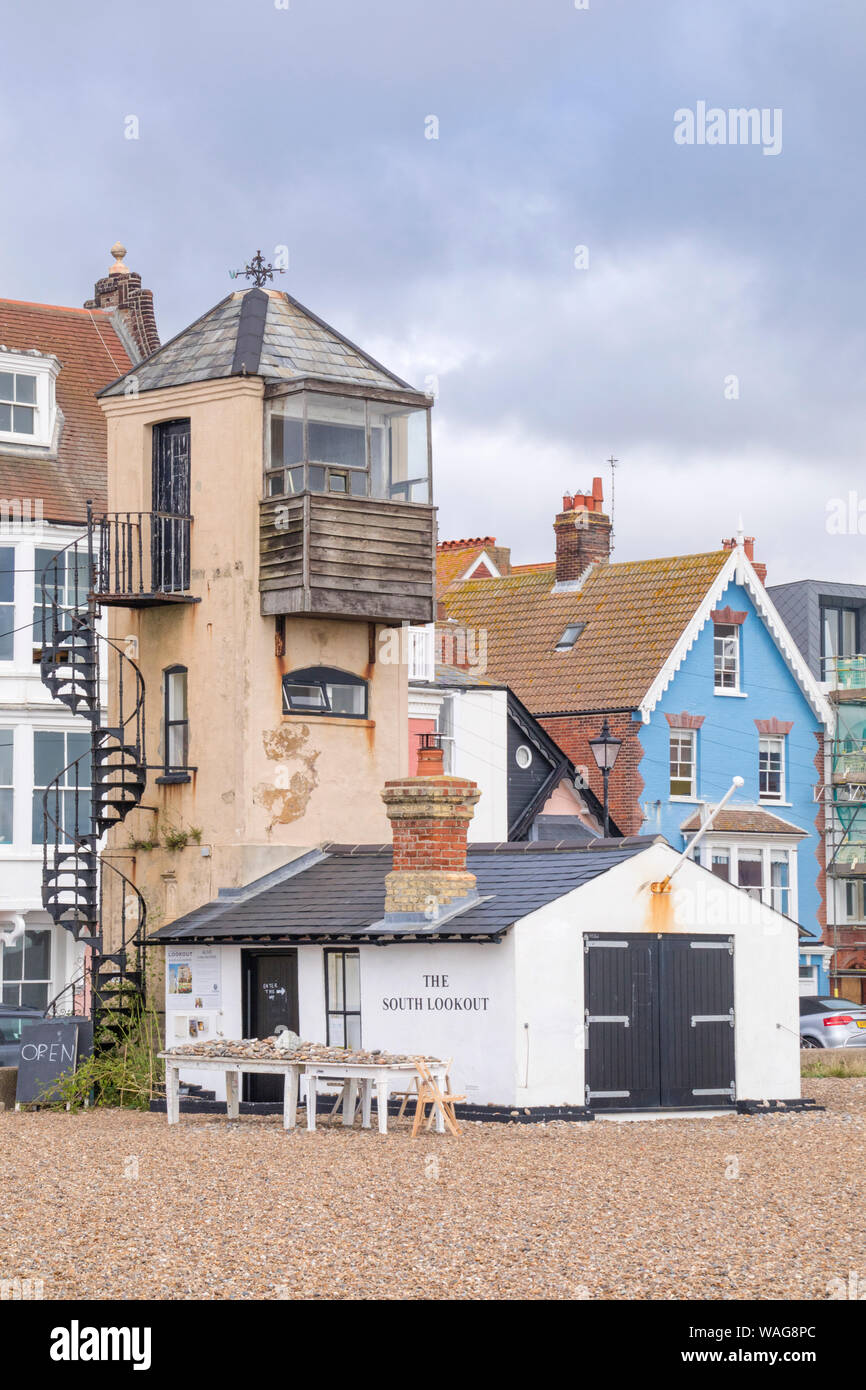 Aldeburgh beach south lookout hi-res stock photography and images - Alamy