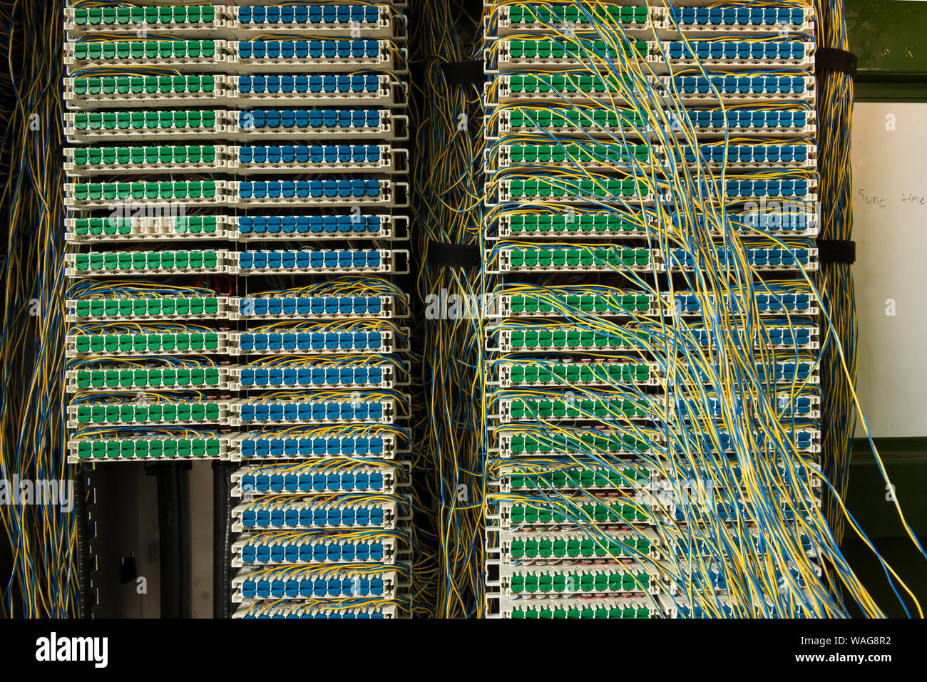 Faulty broadband hi-res stock photography and images - Alamy