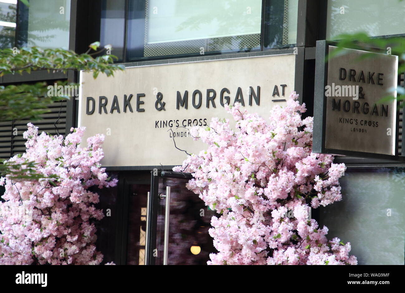 Drake and morgan pancras square kings cross london hi-res stock ...