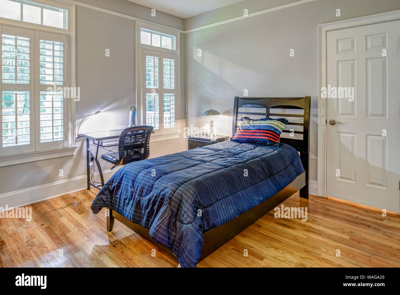 Simple Guest Room