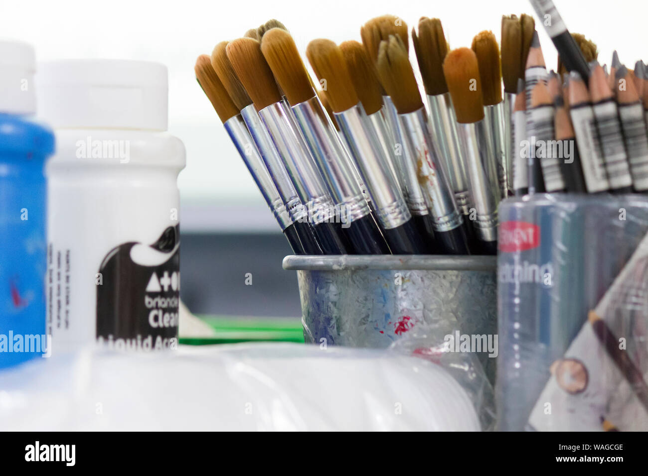 School child drawing hi-res stock photography and images - Alamy