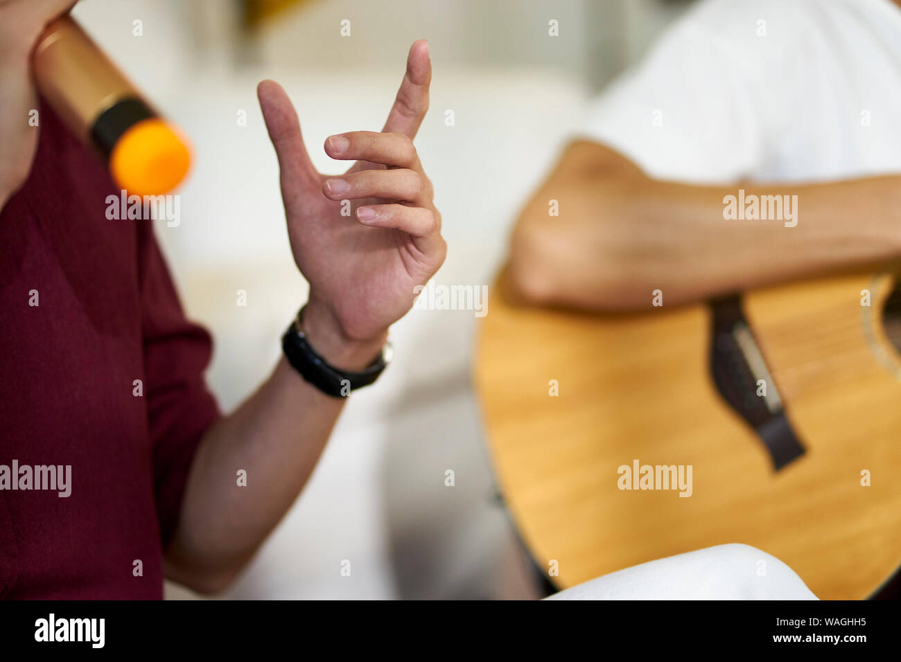 Singer sign hi-res stock photography and images - Alamy