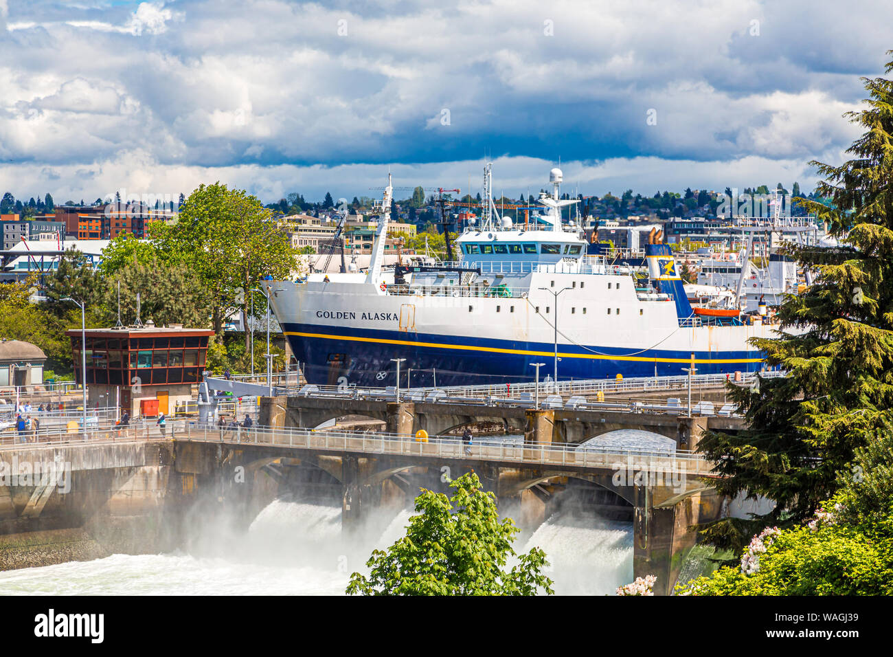 Large Ship Through Ballard Locks Stock Photo - Alamy