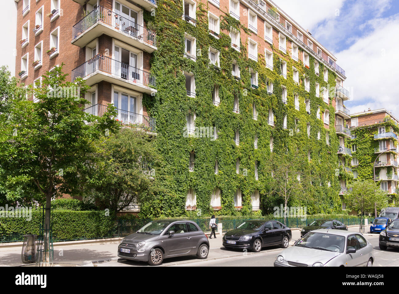 Living in paris hi-res stock photography and images - Alamy