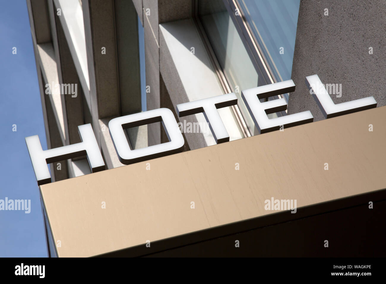 Hotel sign on diagonal slant hi-res stock photography and images - Alamy