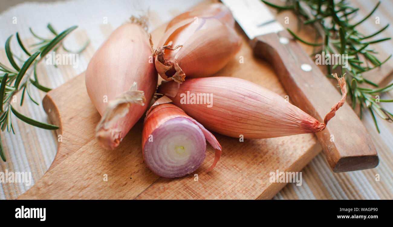 Banana shallots hi-res stock photography and images - Alamy