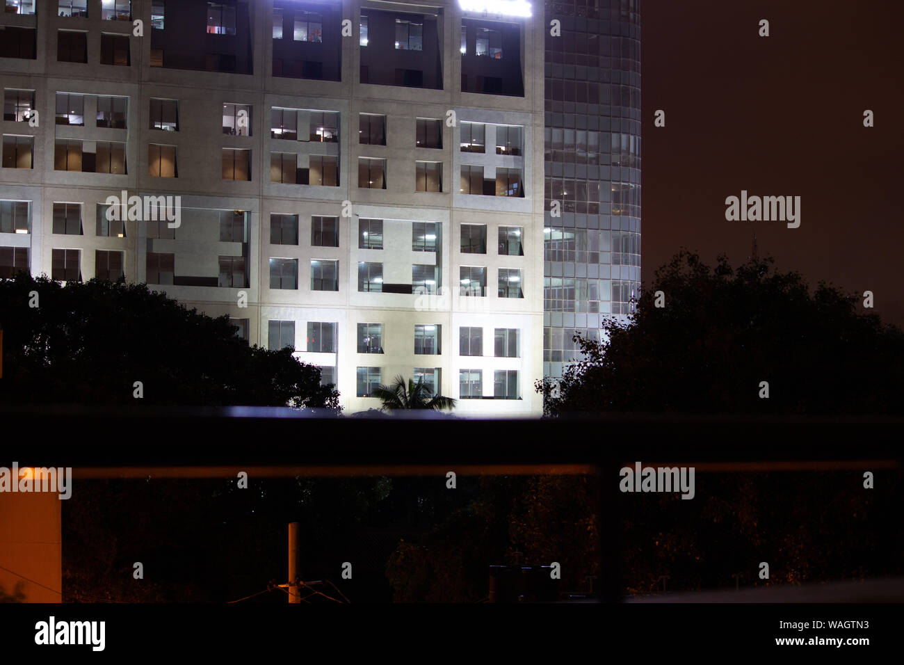 Lit building hi-res stock photography and images - Alamy