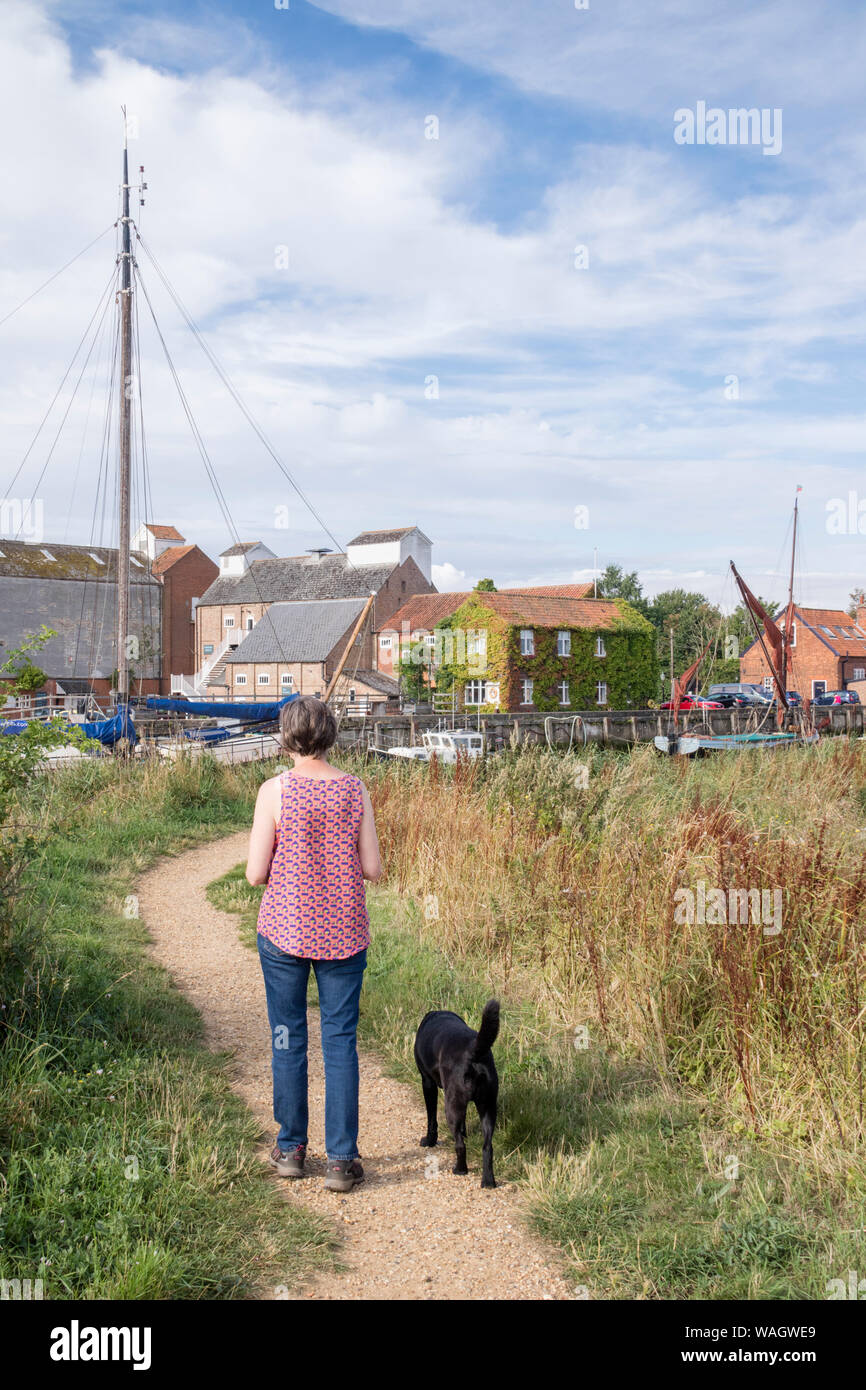 Snape maltings walking hi-res stock photography and images - Alamy