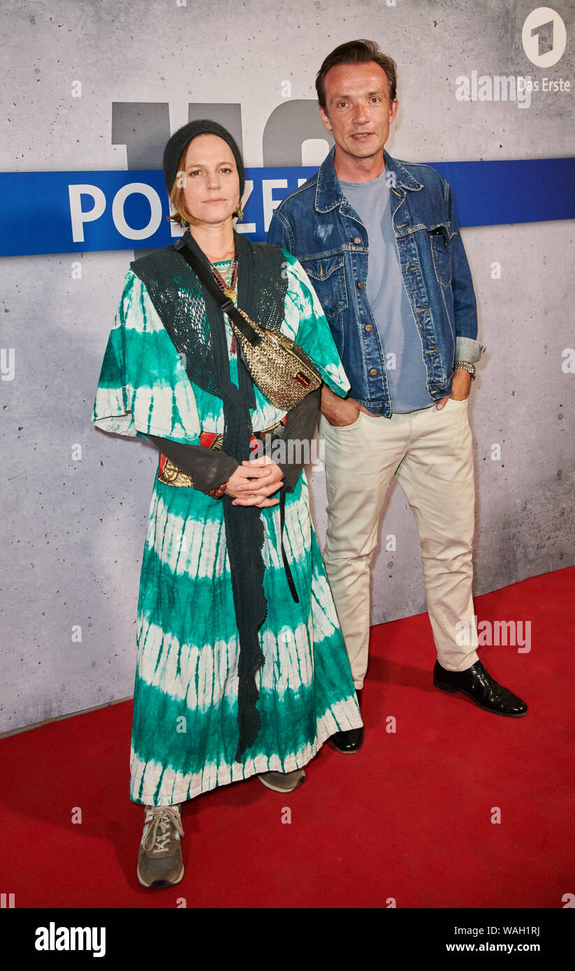 Berlin, Germany. 20th Aug, 2019. The actors Maria Simon and Lucas ...