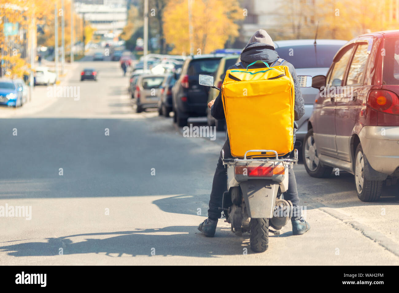 Restaurant scooter deliver delivery hi-res stock photography and images ...