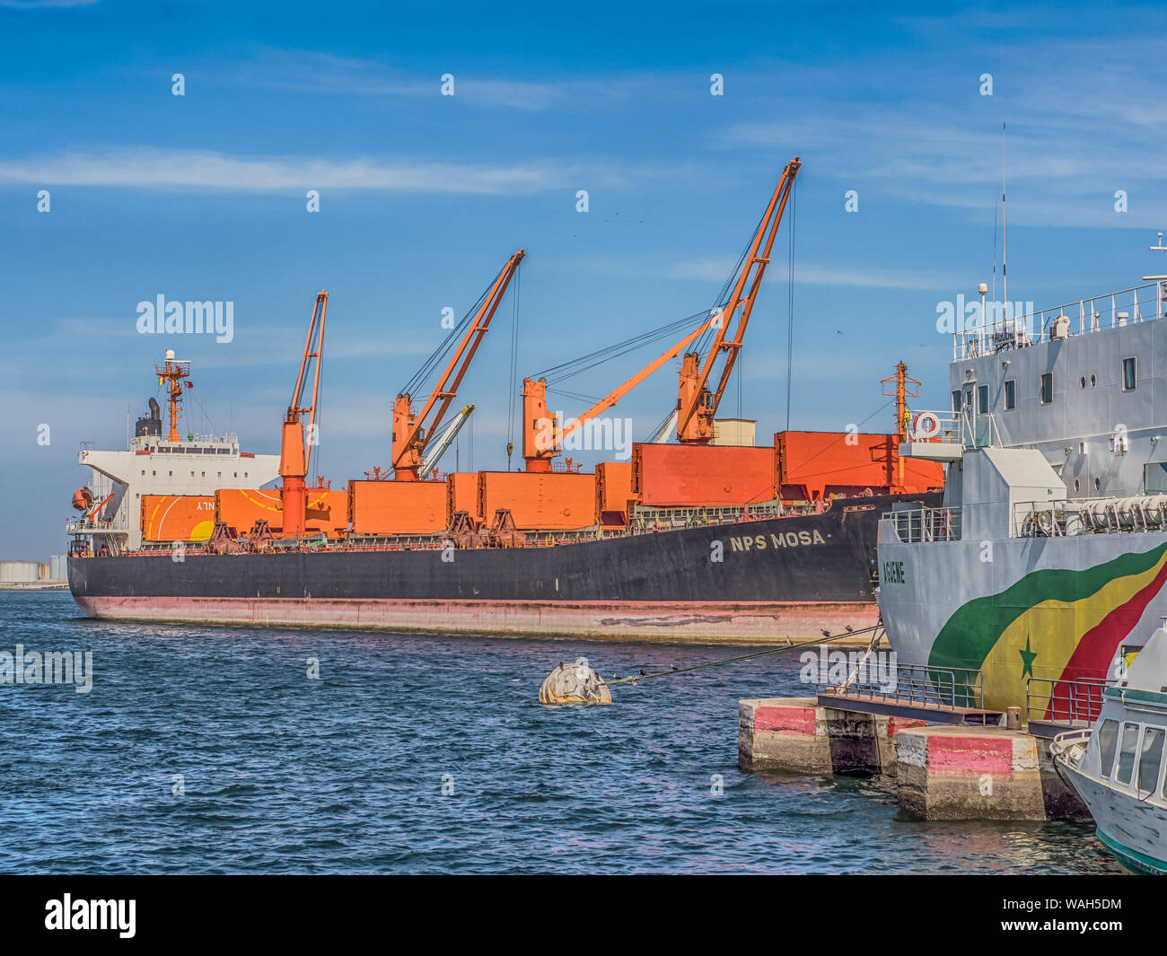 Dakar harbour hi-res stock photography and images - Alamy