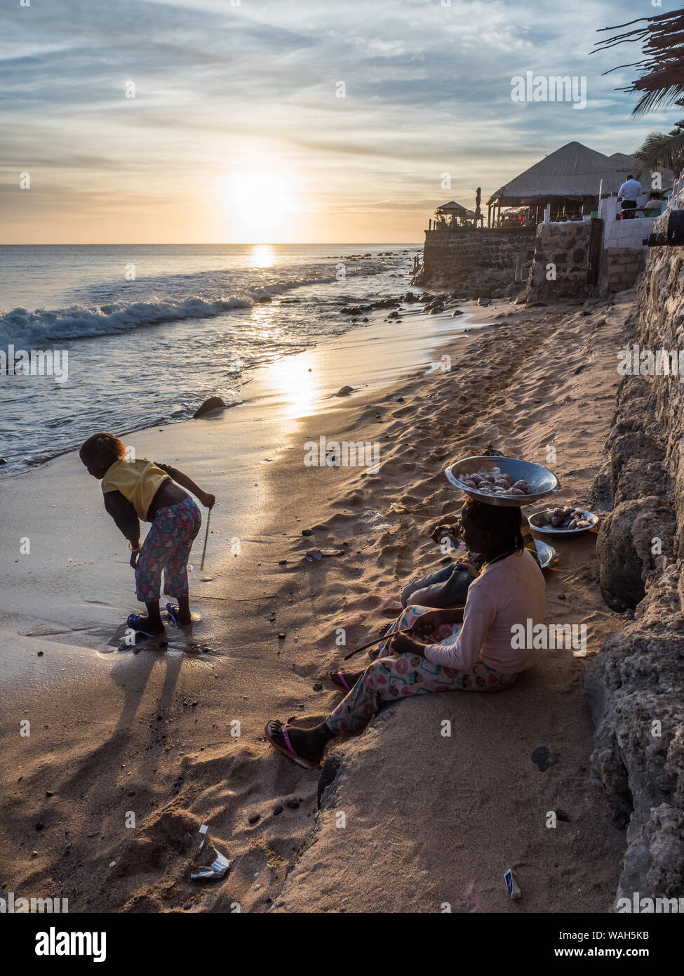 Dakar senegal girl hi-res stock photography and images - Alamy