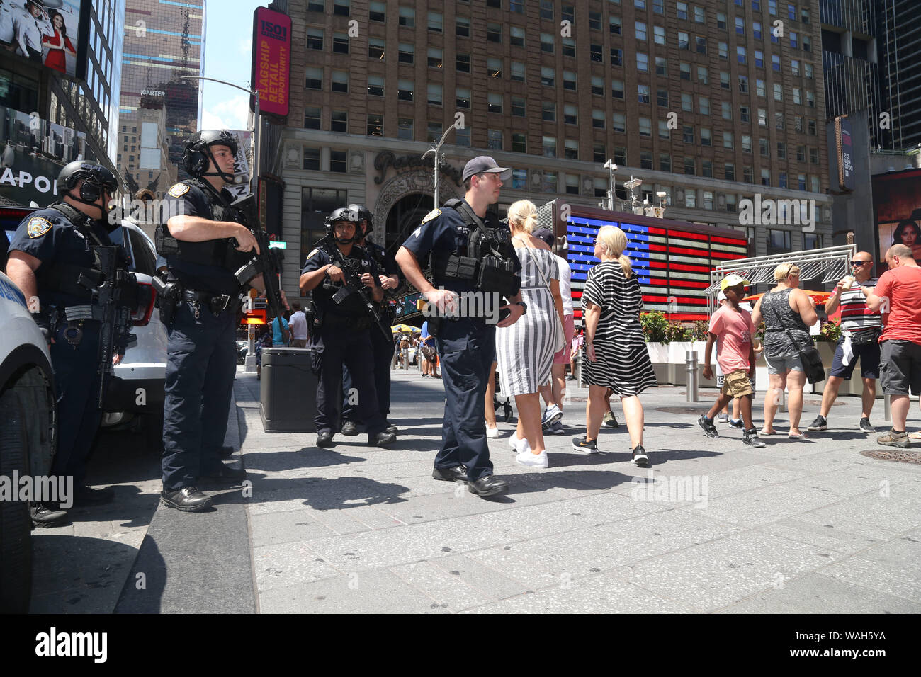 August 4, 2019: NYPD police officers from the counter terrorism bureau ...