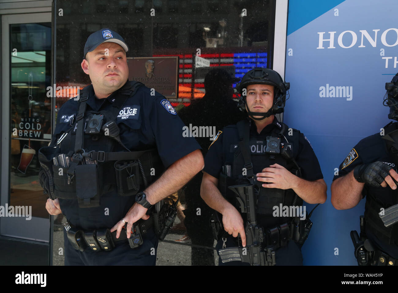 August 4, 2019: NYPD police officers from the counter terrorism bureau ...