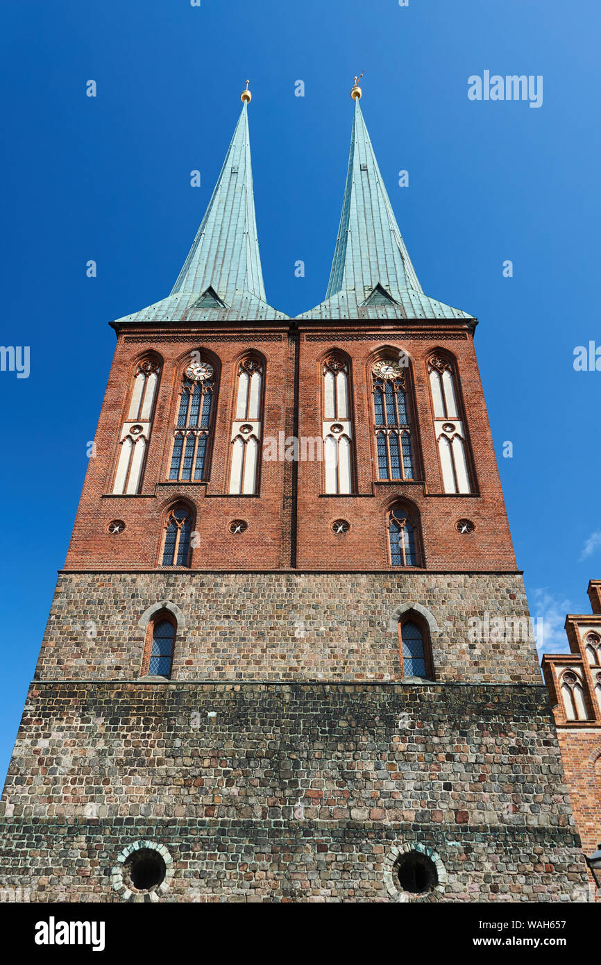 Facade of the historic, Gothic St. Nicholas Church in Berlin Stock ...