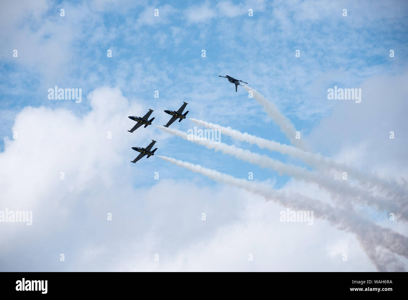 Maneuver manoeuvre hi-res stock photography and images - Alamy