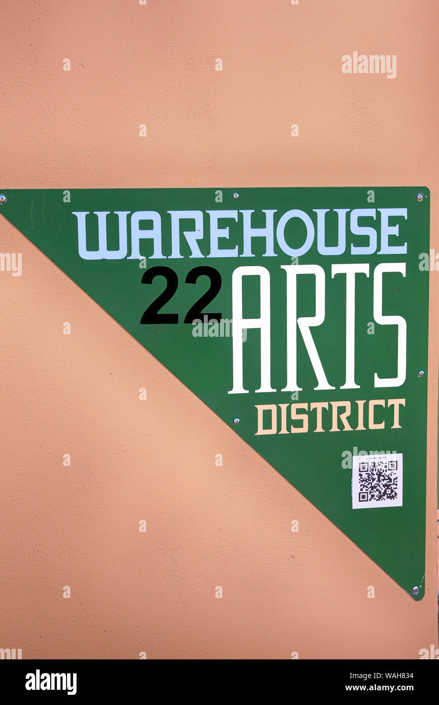 Triangular signage hi-res stock photography and images - Alamy