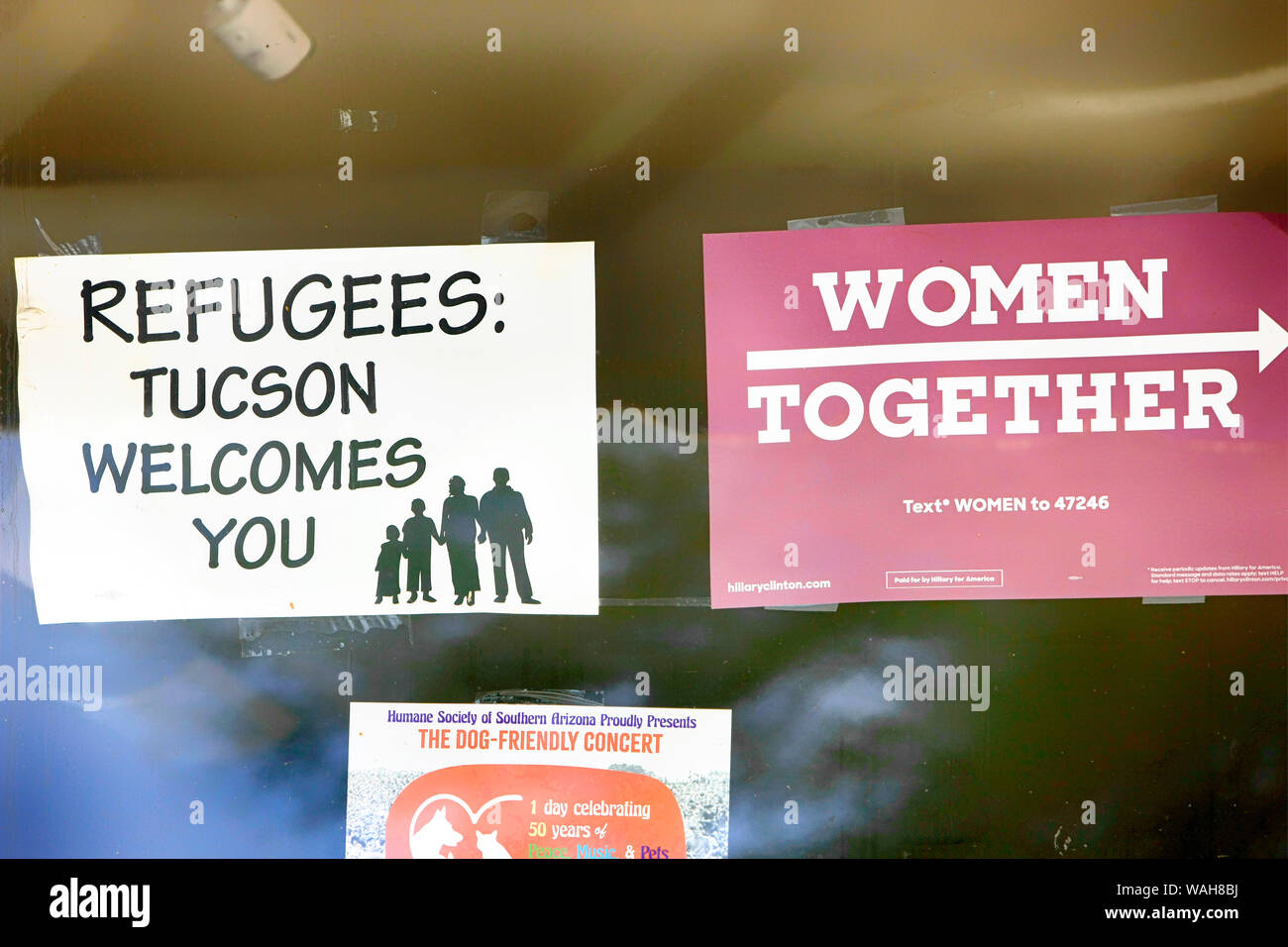 Refugees welcome poster hi-res stock photography and images - Alamy