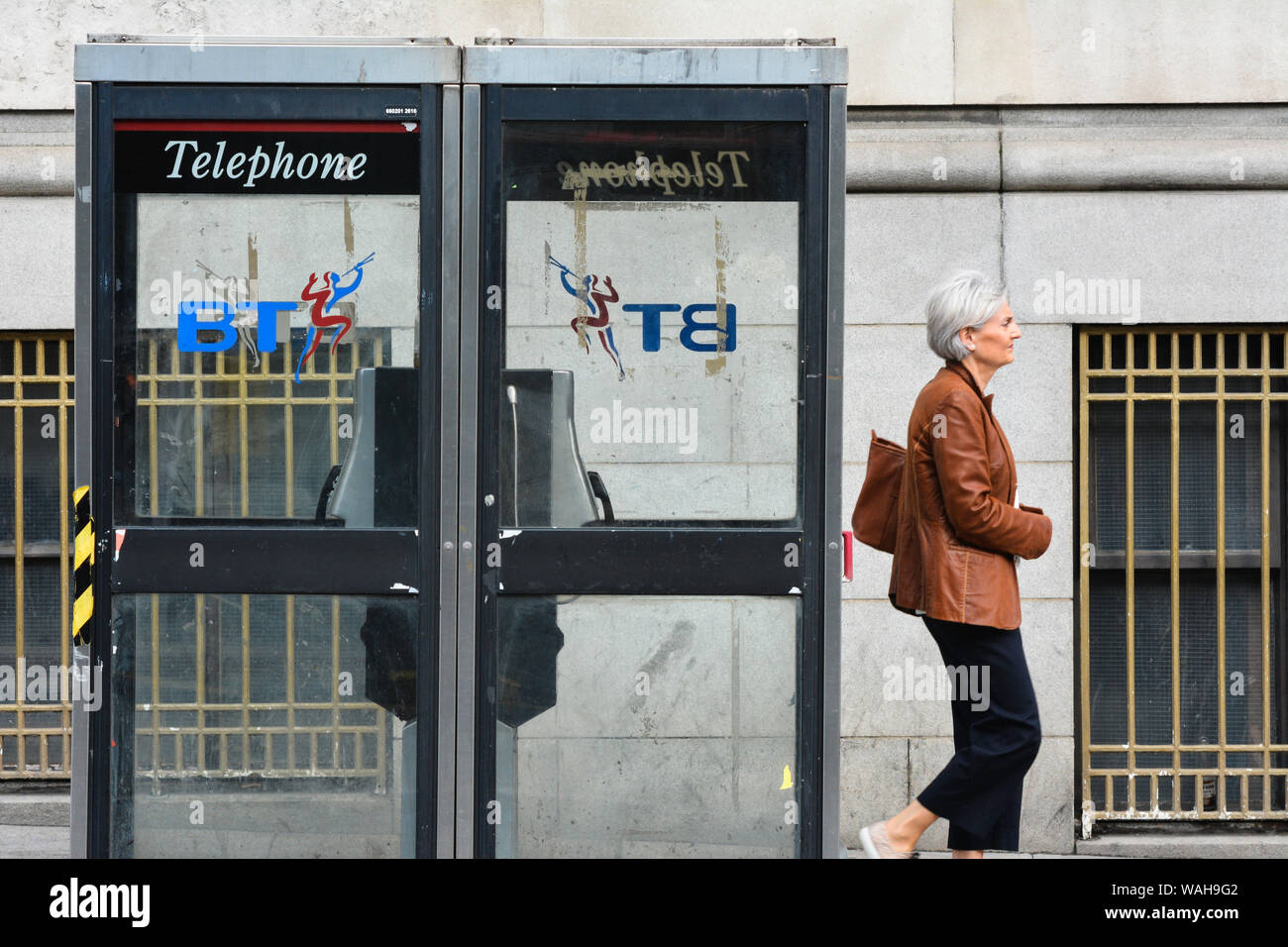 Everyday life in Edinburgh a place of interest for the visitor with ...
