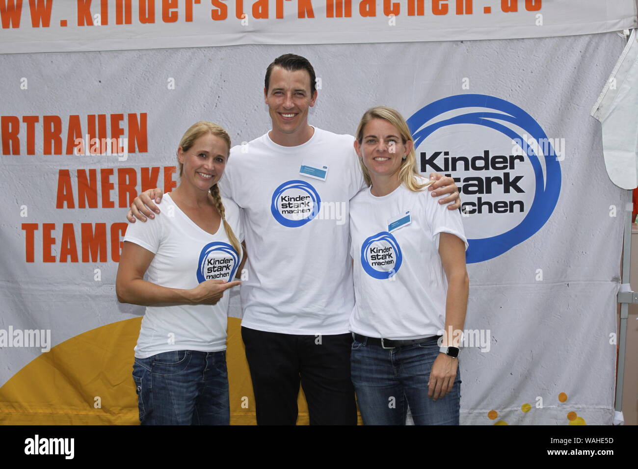 Die deutsche Fernsehmoderatorin und Schauspielerin Singa Gätgens ...