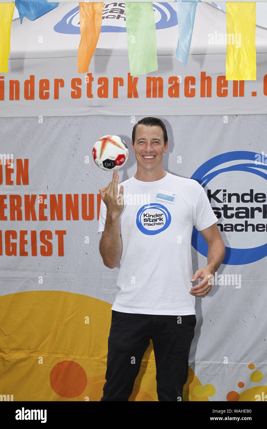 Singa gätgens hi-res stock photography and images - Alamy