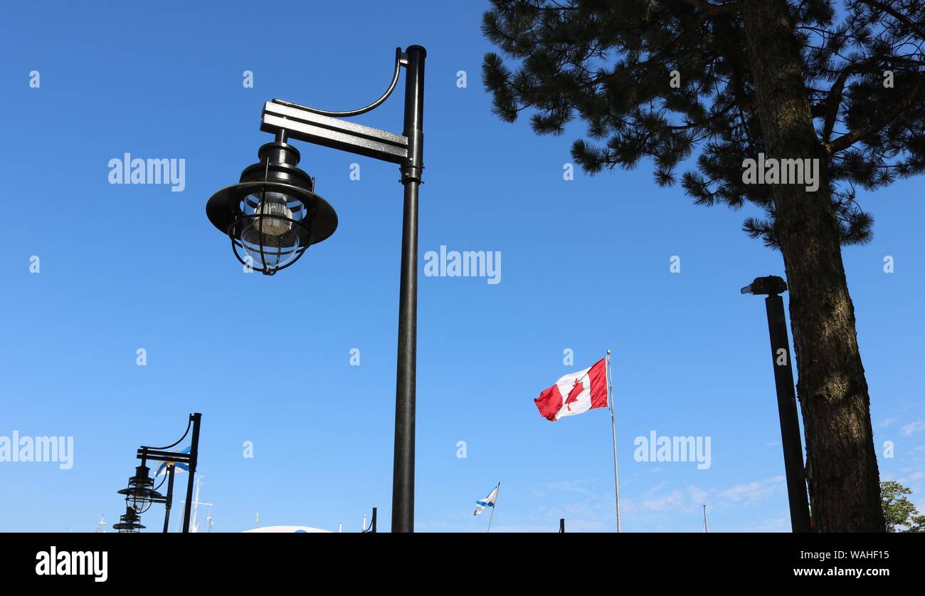 Old lamp post city hi-res stock photography and images - Alamy