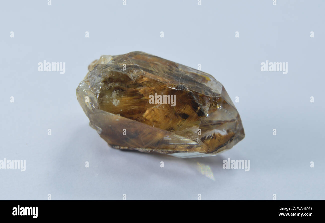 Golden quartz hi-res stock photography and images - Alamy