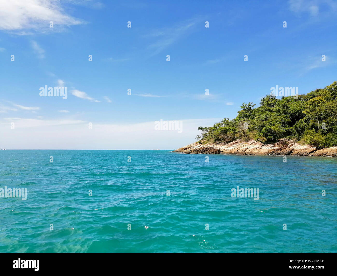 Beautiful blue sea background hi-res stock photography and images - Alamy