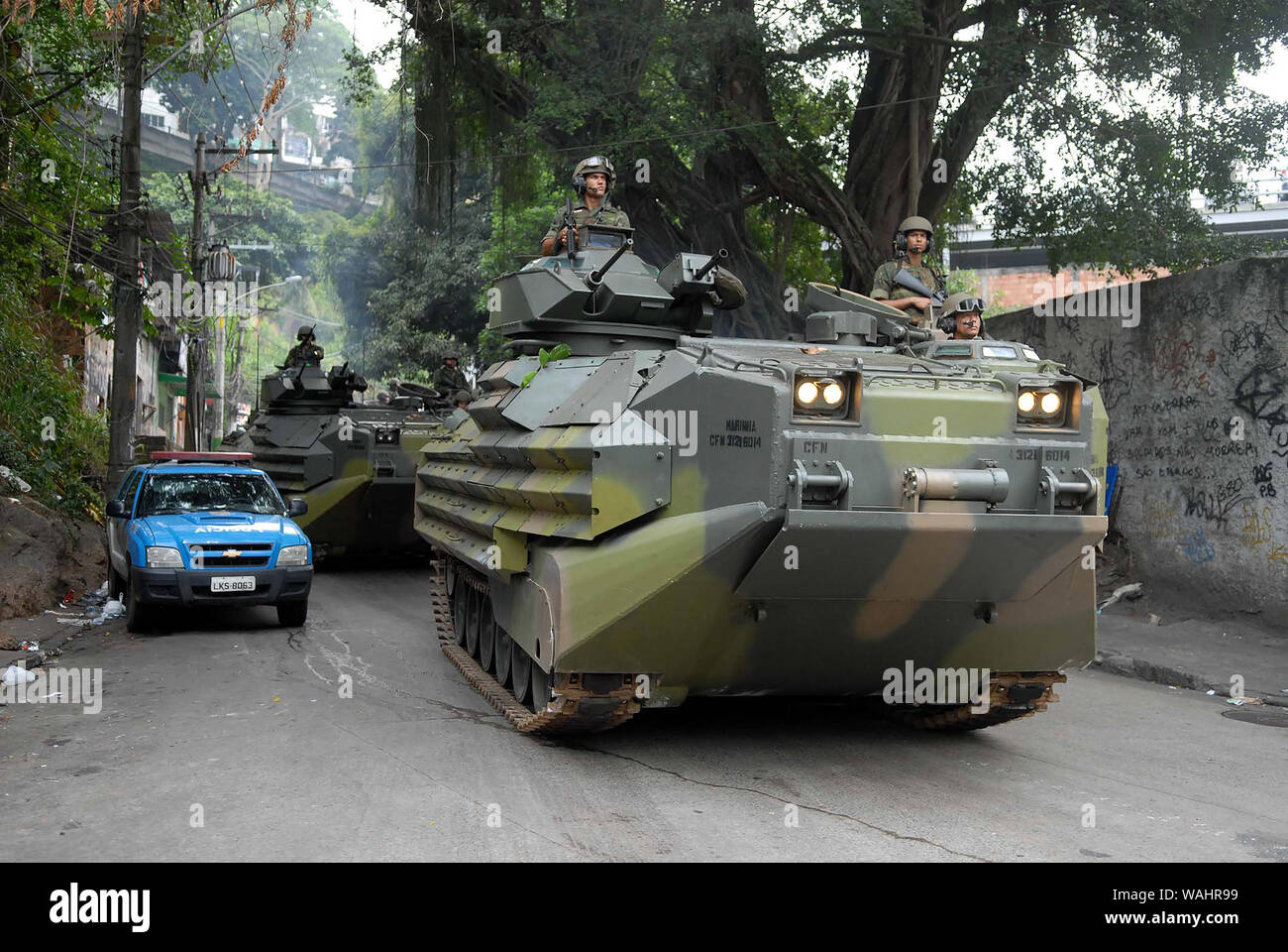 Rio de janeiro brazil police cars hi-res stock photography and images ...