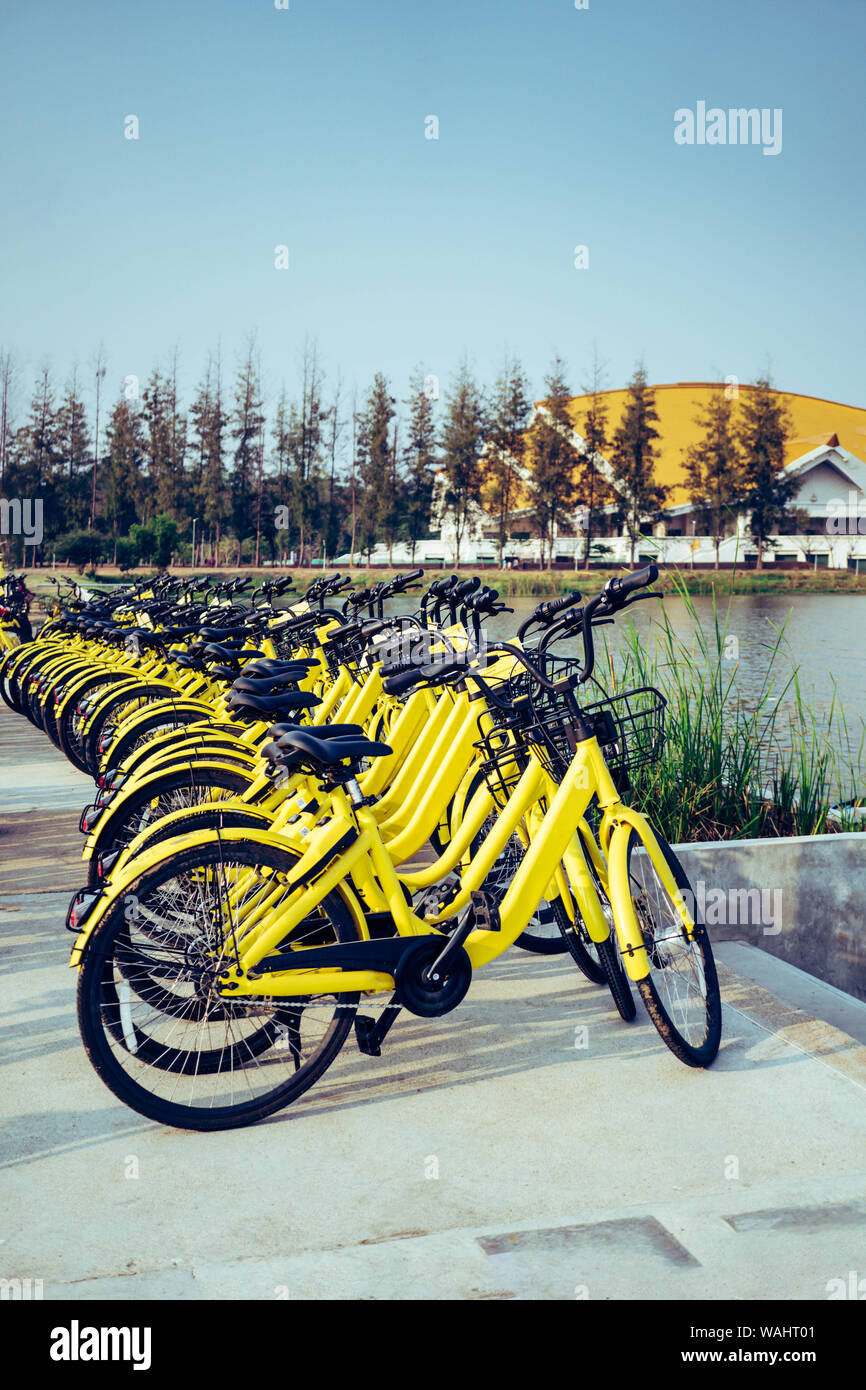 University campus transportation hi-res stock photography and images ...