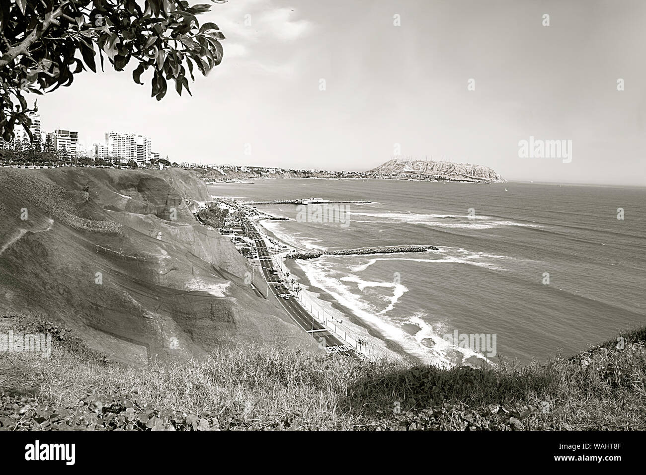 "Miraflores Bay", Lima, Peru: the Pacific Ocean in "The Green Coast ...