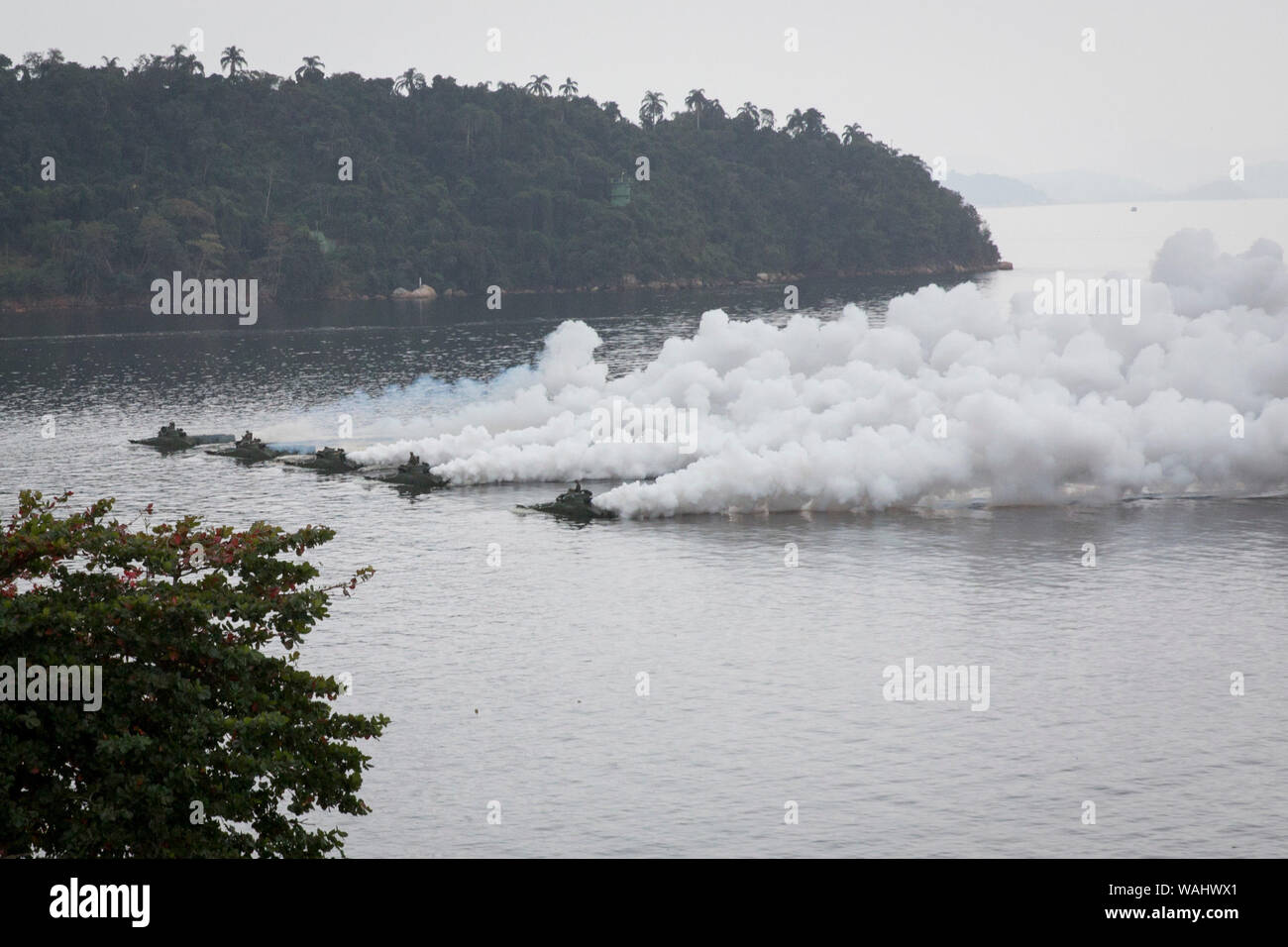 Amphibious capabilities hi-res stock photography and images - Alamy