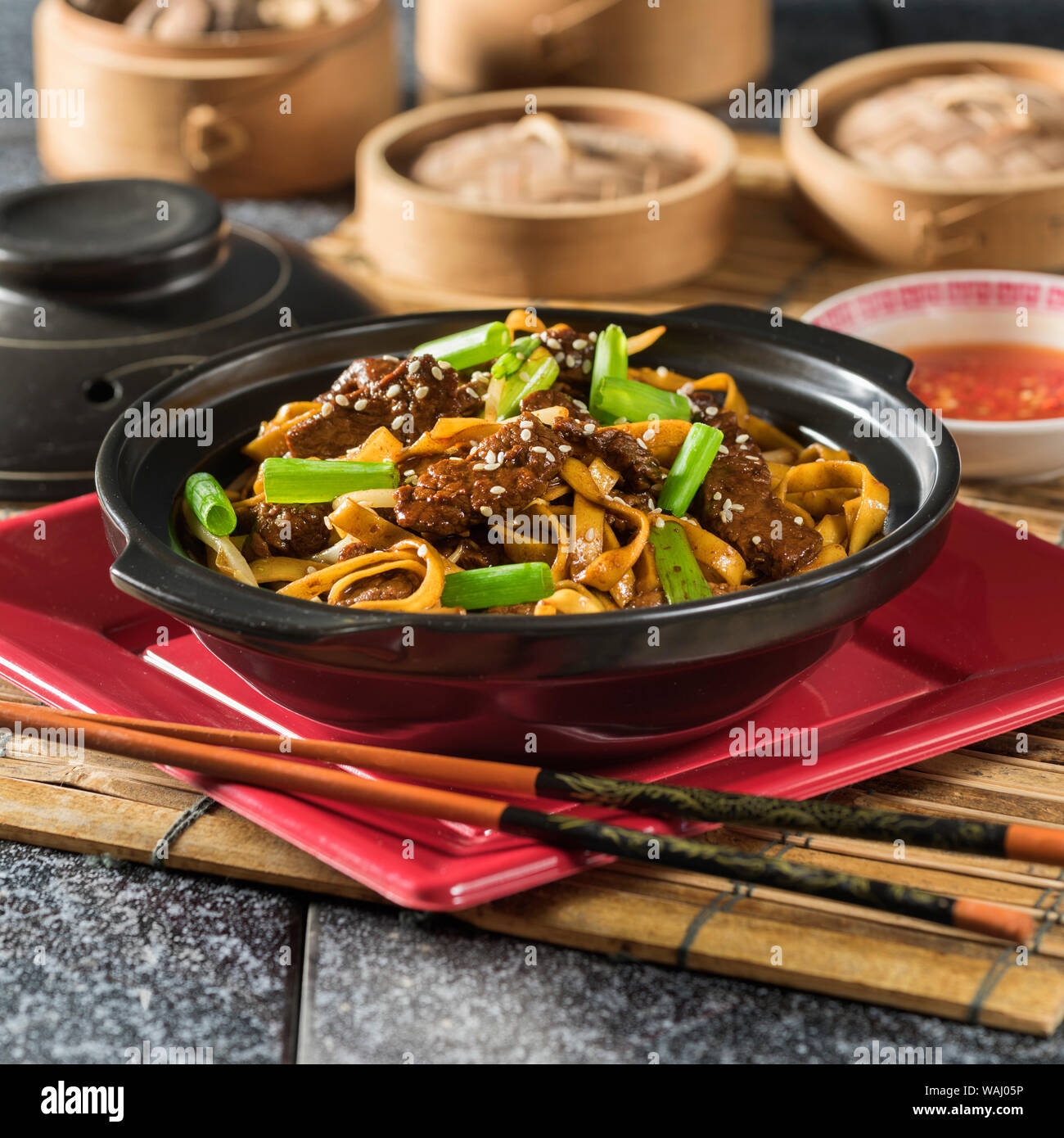 Beef chow fun. Cantonese noodle stir fry. Chinese Food Stock Photo - Alamy
