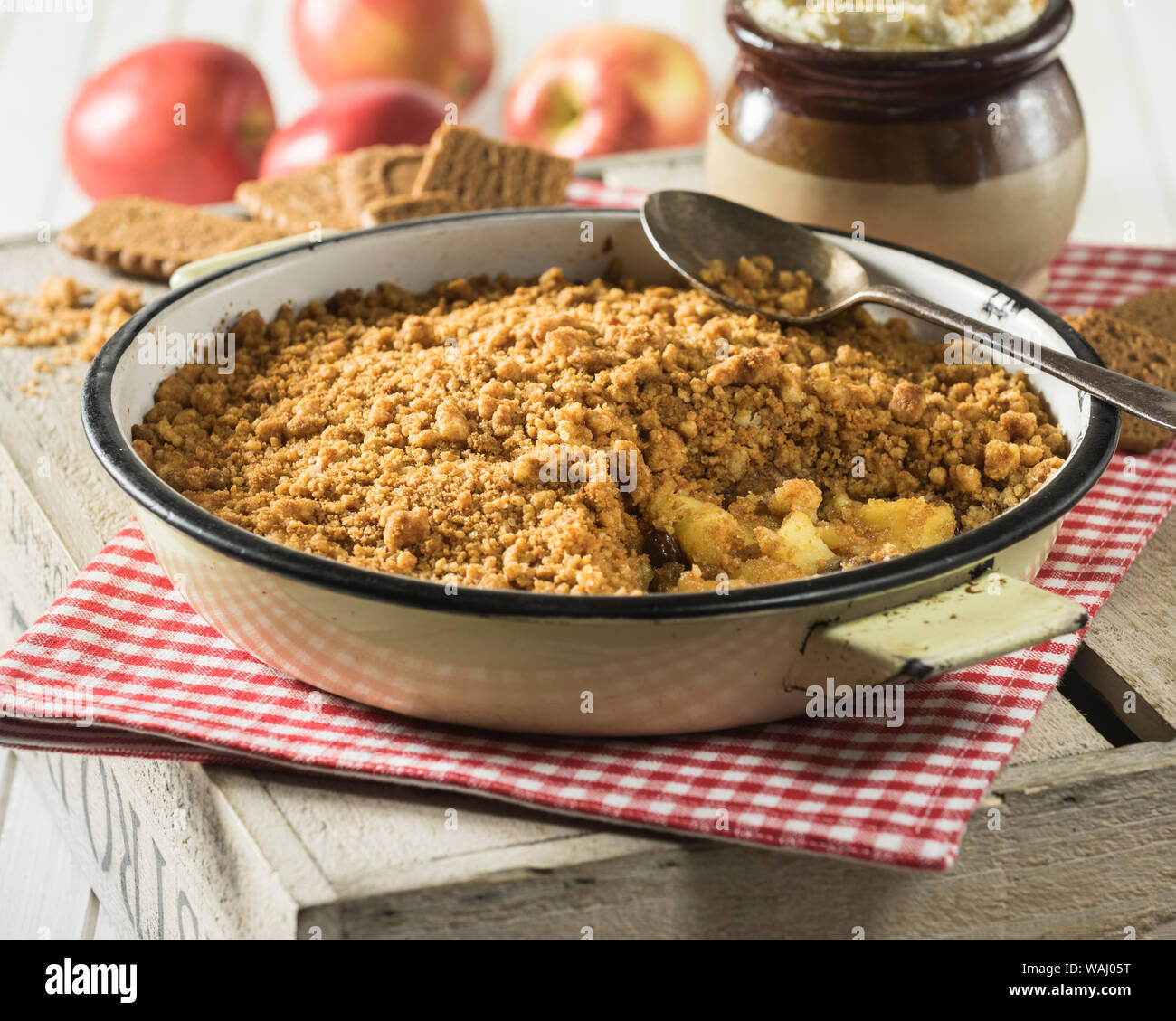 Apple Dessert Made With Biscuits – TBXSUN