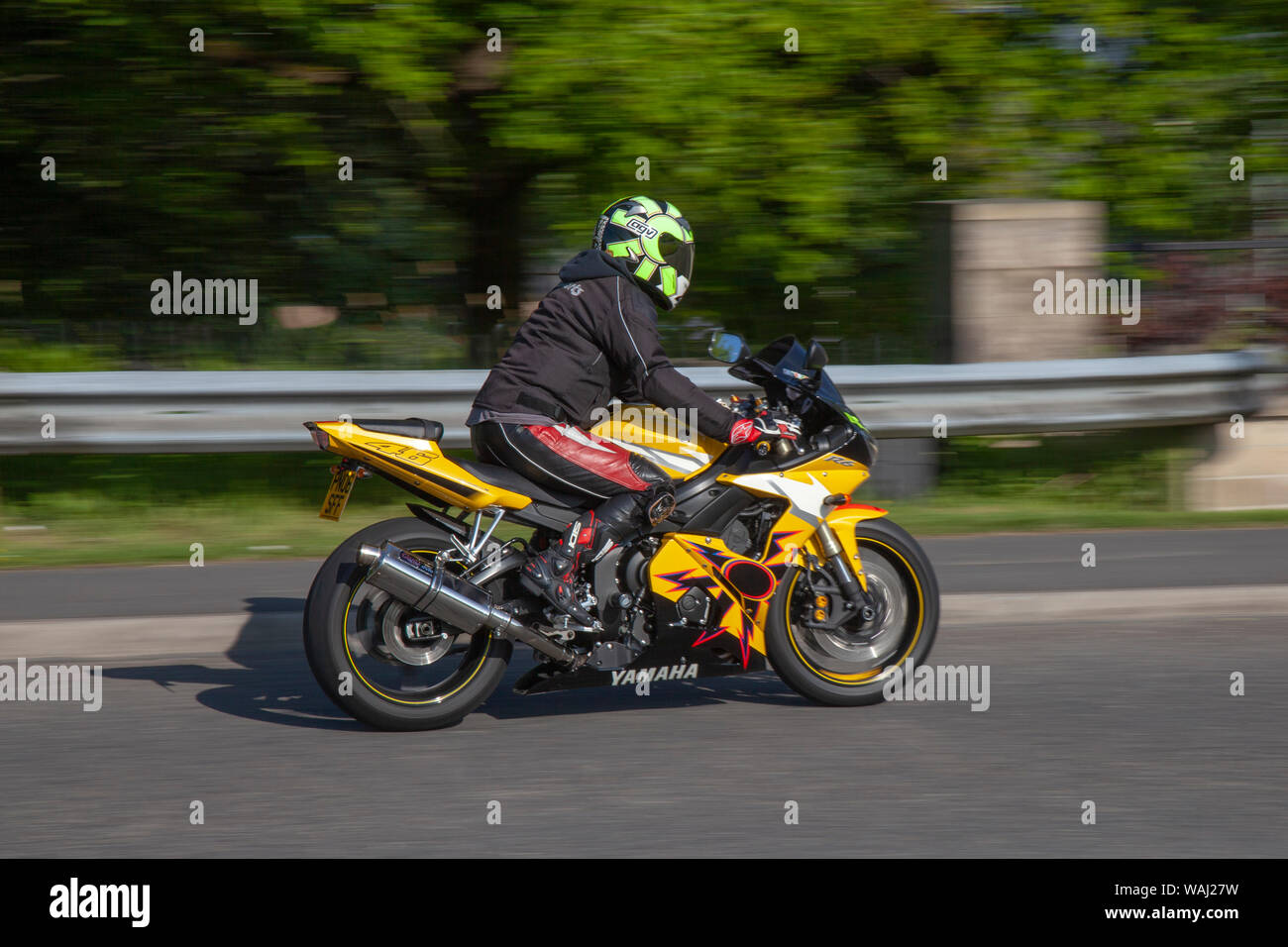 Yamaha r6 race bike hi-res stock photography and images - Alamy