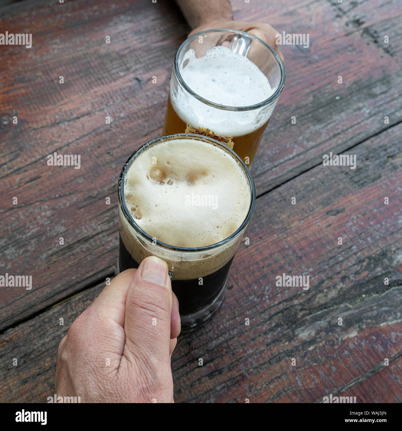 Two men drinking beer hi-res stock photography and images - Alamy